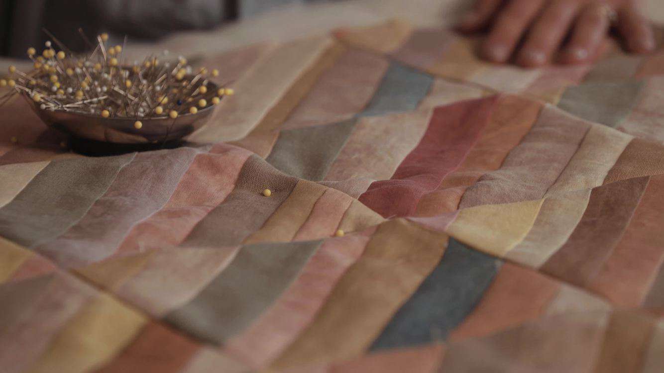 Assemble Quilt - Piecing a Scrap Quilt : Folk Fibers Guidebooks